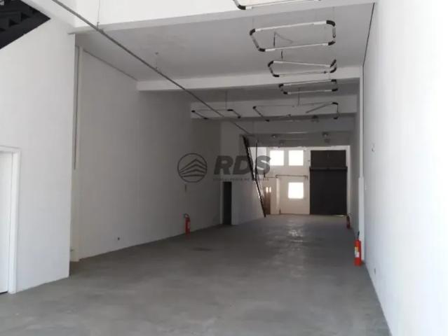 Galpão Comercial / Industrial