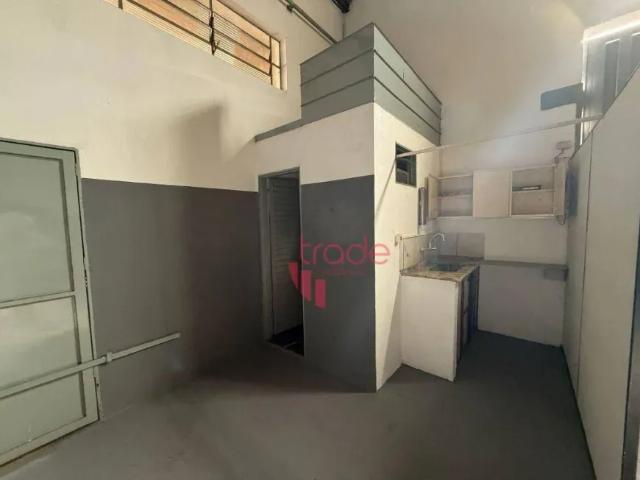 Galpão Comercial para Alugar com 03 Salas no Bairro Vila Mariana em Ribeirão Preto com espaço amplo