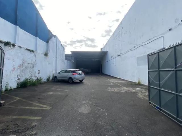 Galpão Comercial para Locação no Comércio, Salvador BA: 1 Sala, 3 Banheiros, 10 Vagas de Garagem, 1