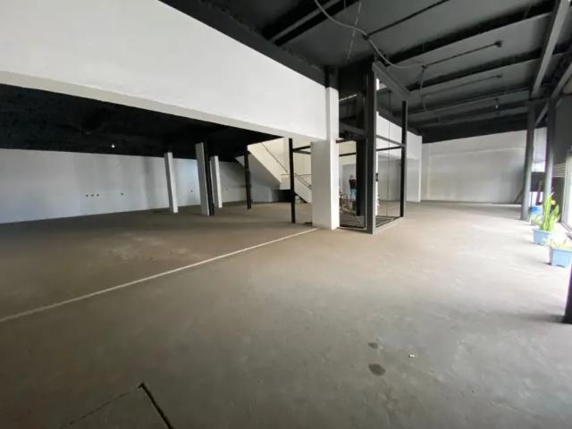 Galpão Comercial para Locação em Moema, São Paulo SP 2 Banheiros, 945m² de Área