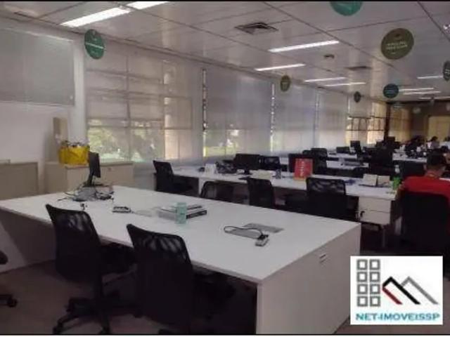 Galpão comercial 20.500m², 12 banheiros, 20 vagas. Raridade, área estratégica em santo amaro