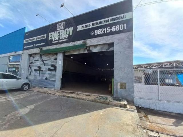 GALPÃO CENTRO ARNIQUEIRA, TERRENO 400 M², PÉ DIREITO ALTO, EXCELENTE LOCALIZAÇÃO