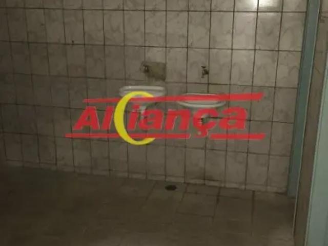 Galpão à locação com 600m², mezanino na agua chata guarulhos/sp por r$ 14.000,00