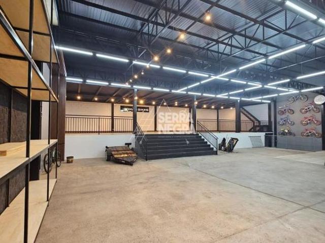 GALPÃO ALTO PADRÃO 763M² TELHADO TÉRMICO PÉ DIREITO ALTO RUA 3 VICENTE PIRES DF