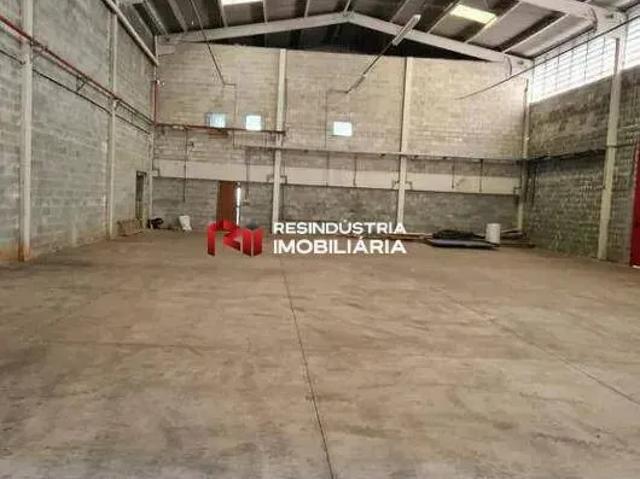 Galpão de 1.296 m² Locação em Santana Parnaíba SP