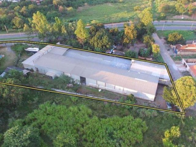Galpão de 5000 m² à venda no Setor Marabá em frente a Av. Noroeste
