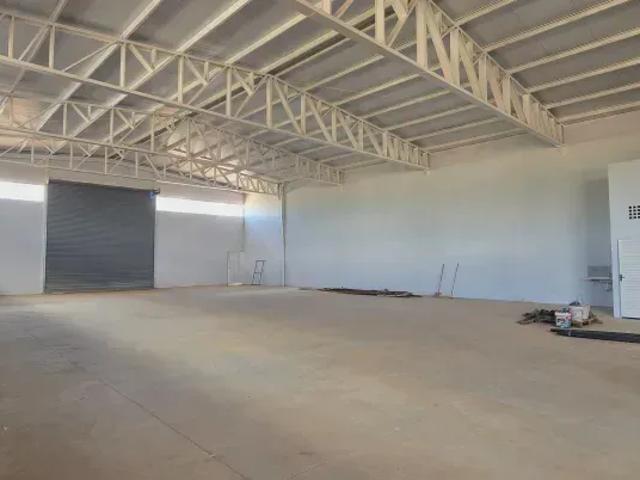 Galpão / Depósito / Armazém para alugar, 1053m² Vila Brasília