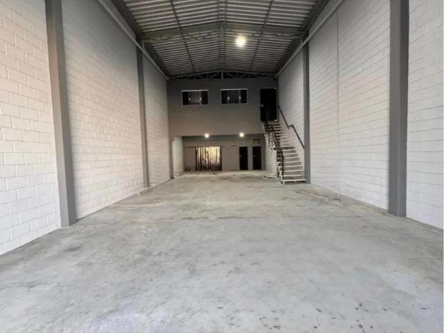 Galpão / Depósito / Armazém para venda e aluguel em Jardim Piazza Di Roma em Sorocaba São Paulo de 290.00m² com 5 Garagens