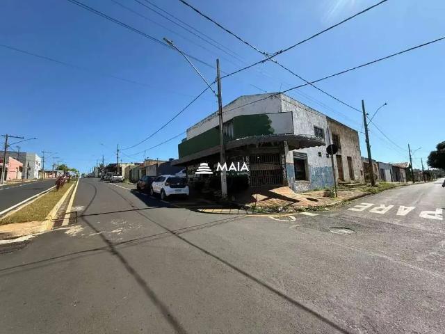 Galpão / Depósito para Venda em Uberaba/MG Lourdes