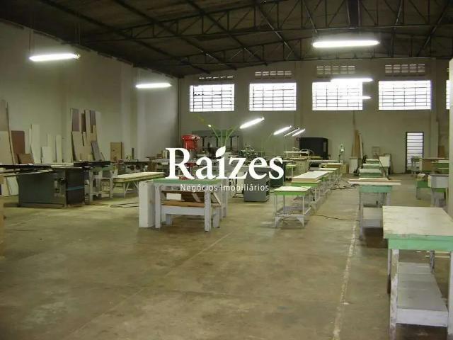 Galpão / Depósito para Venda em Uberlândia/MG Minas Gerais