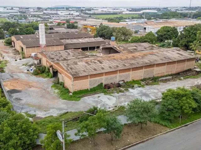 Galpão / Depósito para Venda em Aparecida de Goiânia/GO Distrito Agro Industrial de Aparecida de Goiânia 8 Quartos