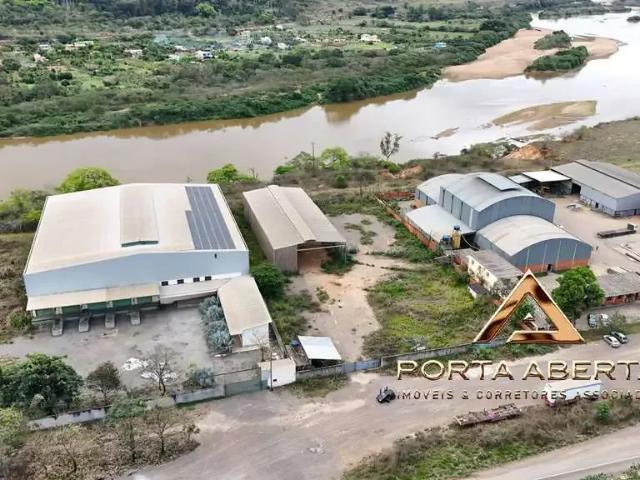 Galpão / Depósito para Venda em Caratinga/MG Rodoviários