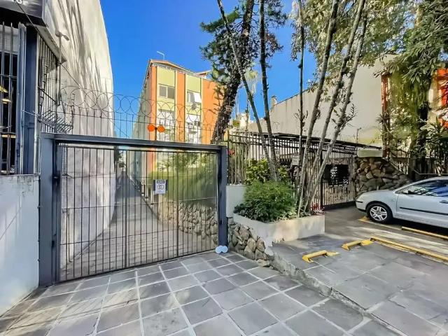 Galpão / Depósito para Venda em Porto Alegre/RS Rio Branco 3 Quartos