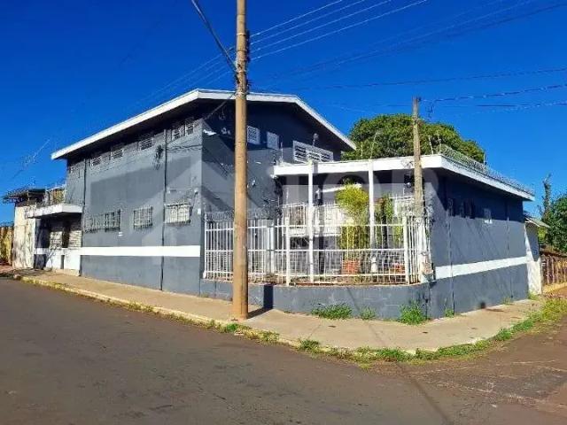 Galpão / Depósito para Venda em São Carlos/SP Vila Izabel 3 Quartos