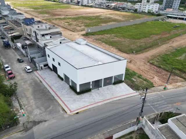 Galpão / Depósito para Locação em Camboriú/SC Santa Regina