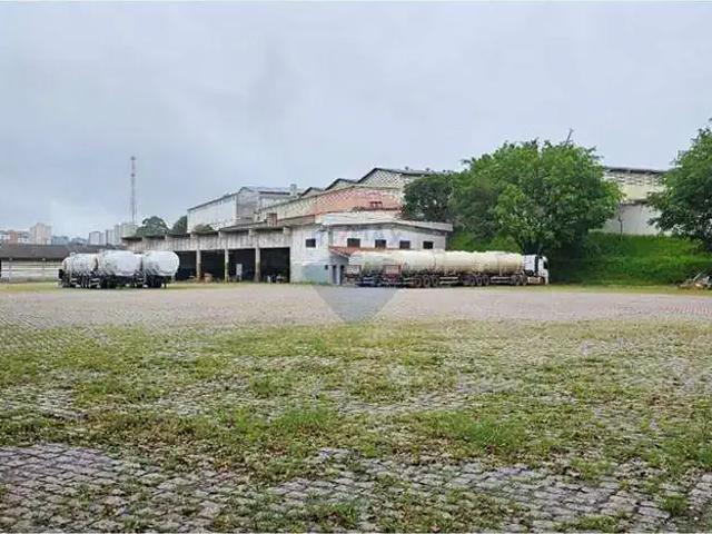 Galpão / Depósito para Locação em Arujá/SP Portão