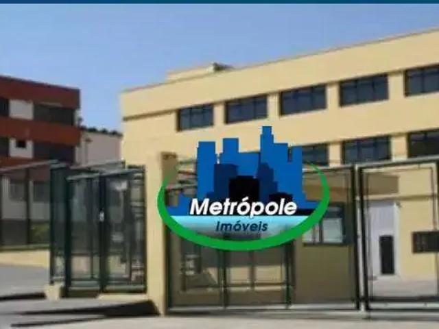 Galpão / Depósito para Locação em Arujá/SP Portão