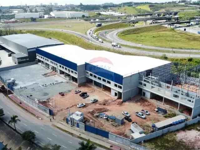Galpão / Depósito para Locação em Arujá/SP Portão