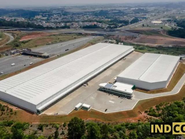 Galpão / Depósito para Locação em Arujá/SP Portão