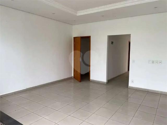 Galpão / Depósito para Locação em Atibaia/SP Vila Salles