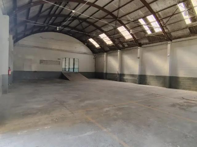 Galpão / Depósito para Locação em Joinville/SC Glória