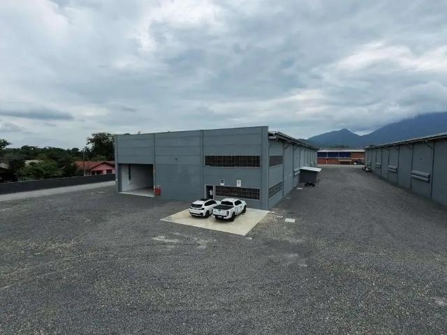 Galpão / Depósito para Locação em Joinville/SC Rio Bonito Pirabeiraba 1 Quartos