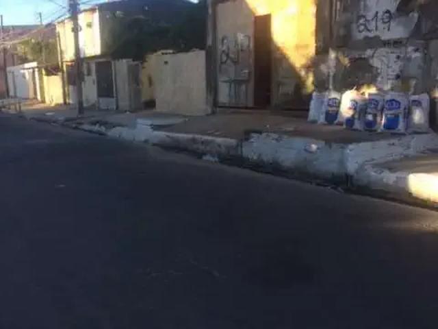 Galpão / Depósito para Locação em Olinda/PE Salgadinho 1 Quartos