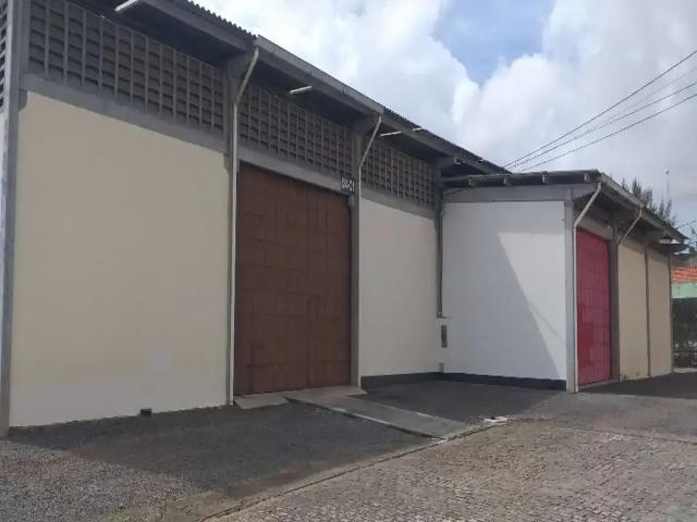 Galpão / Depósito para Locação em Lauro de Freitas/BA Itingá