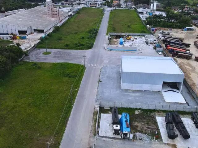 Galpão / Depósito para Locação em São Francisco do Sul/SC Reta