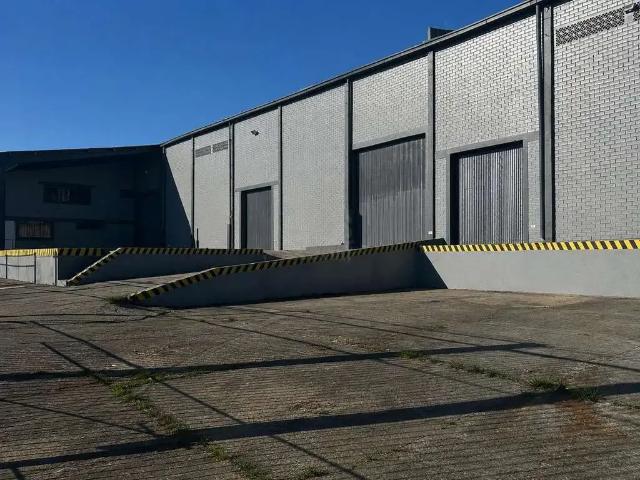 Galpão / Depósito para Locação em São José dos Pinhais/PR Águas Belas