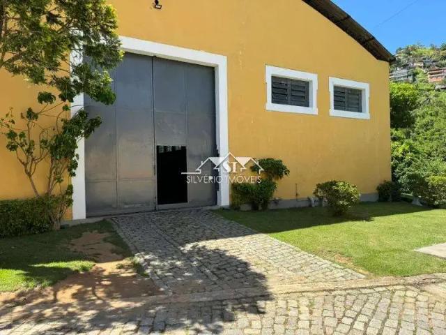 Galpão / Depósito para Locação em Petrópolis/RJ Itamarati 4 Quartos