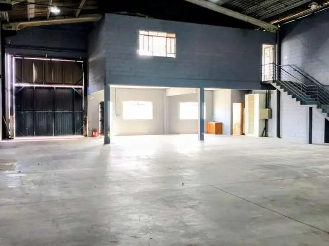 Galpão / Depósito para Locação em Pinhais/PR Emiliano Perneta