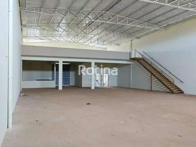 Galpão / Depósito para Locação em Uberlândia/MG Novo Mundo