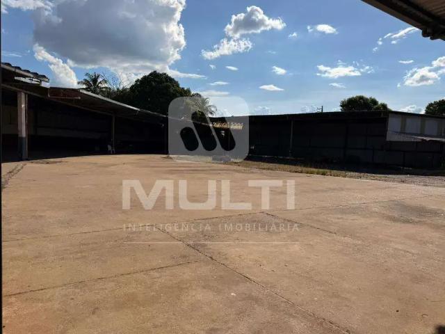 Galpão / Depósito para Locação em Uberlândia/MG Bom Jesus 1 Quartos