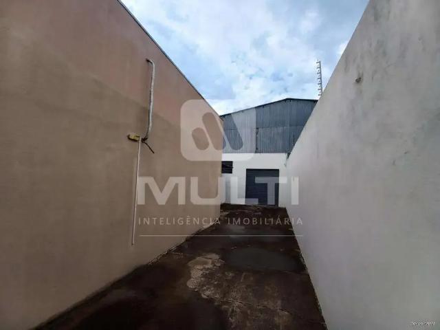 Galpão / Depósito para Locação em Uberlândia/MG Jardim Patrícia 1 Quartos