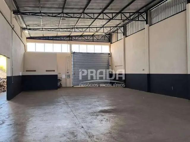 Galpão / Depósito para Locação em Uberlândia/MG Presidente Roosevelt