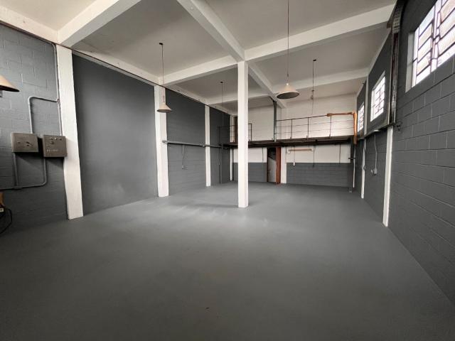 Galpão em Jardim do Engenho, Cotia/SP de 236m² à venda por R$ 1.100.000,00 ou para locação R$ 4.500,00/mes