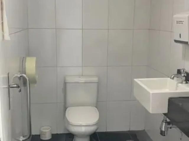 Galpão em ponto estratégico na Vila Carmosina com 396m²