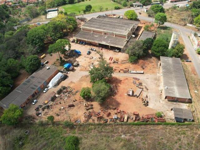Galpão Industrial de 24.000m² à venda no Centro de Piracanjuba GO: uma oportunidade única!