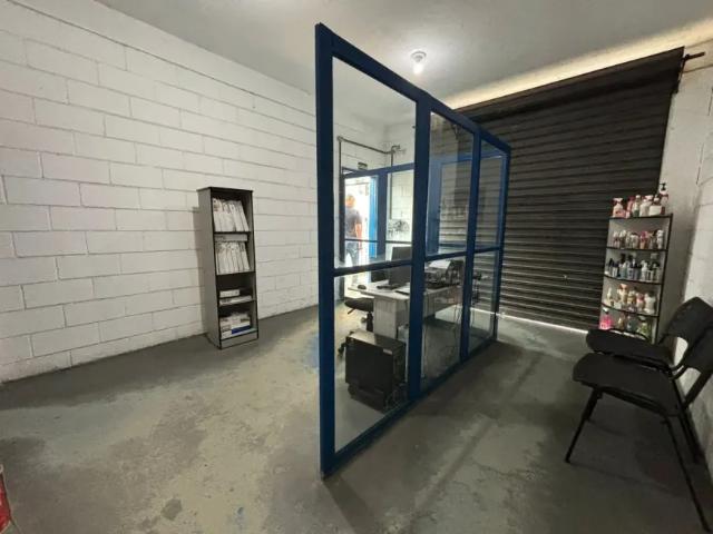 Galpão industrial regularizado para venda com 1000m² de área total Vila Taquari
