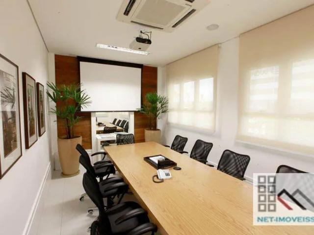 Galpão Logístico 1.953m², 4 Banheiros, 8 Vagas. Galpão novo com certificação LEED SILVER