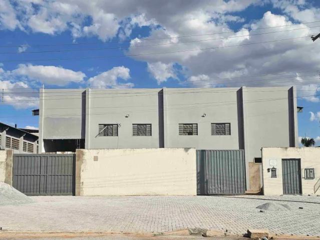 Galpão Logístico Comercial Industrial para locação com 605m², 1 Doca, Em terreno de 840m², Entregue