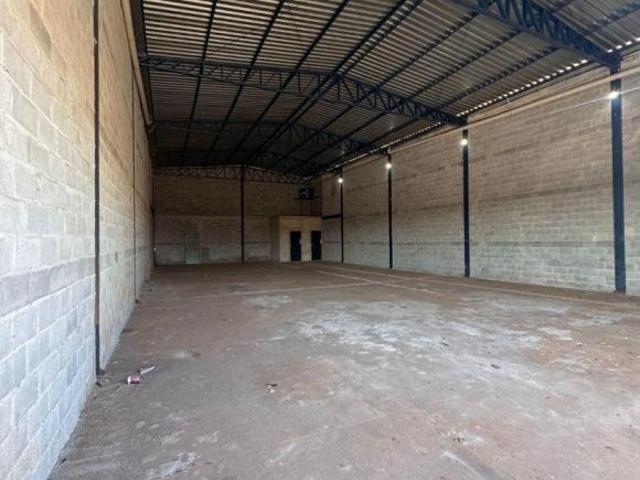 Galpão Novo 300m² na Av. Goiás Ao lado do Passeio das Águas BRT na Porta