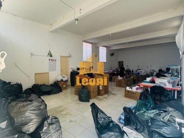Galpão no térreo com apartamento em cima excelente para investimentos