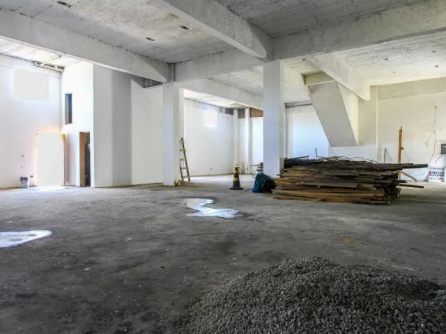 Galpão na Avenida Yervant Kissajikian, N. 760 • 600 m²