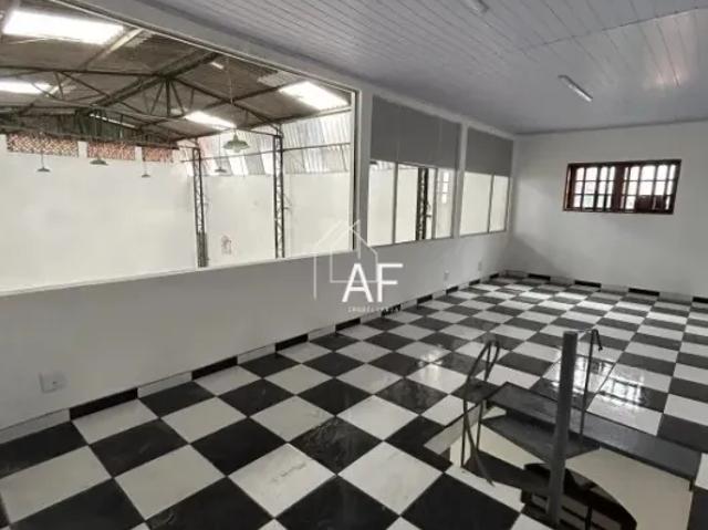 Galpão para Venda e Locação na Vila Nova Mazzei, 216m²