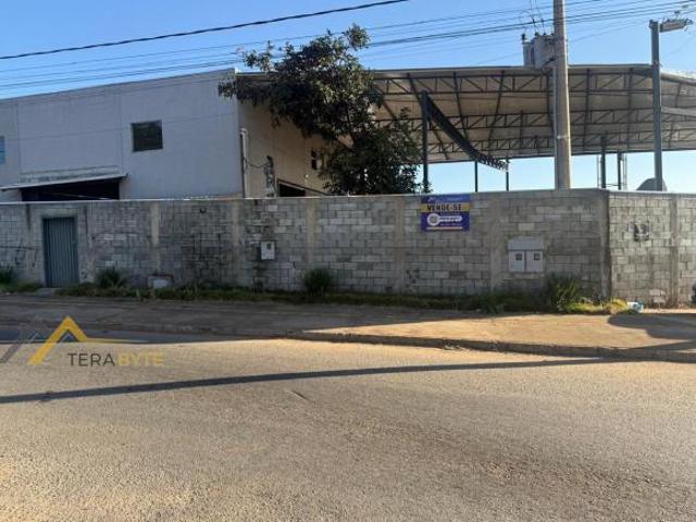 Galpão para Venda em Goiânia, Setor Orientville, 3 banheiros, 6 vagas