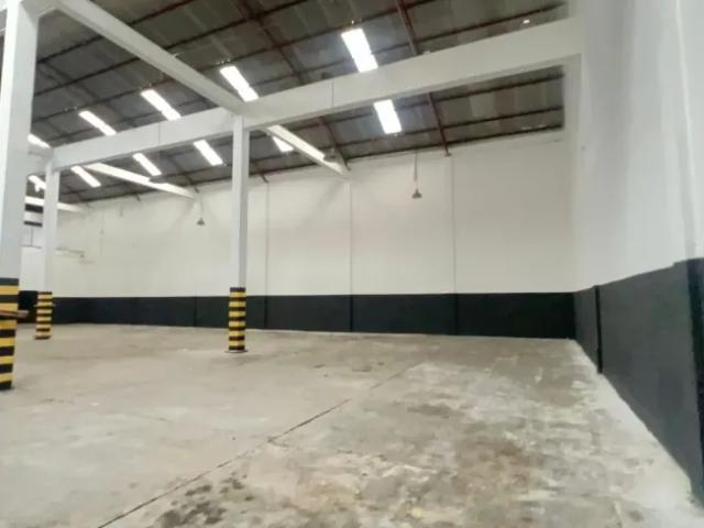 Galpão/Depósito/Armazém para Aluguel no Bairro Navegantes com 919 m² de Área Útil
