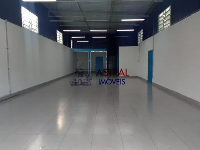 Galpão para aluguel possui 154 m² em terreno de 300 m²