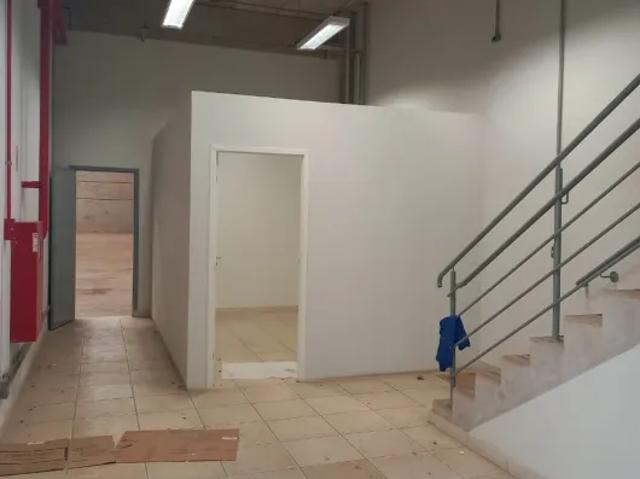 Galpão Venda/ Locação com 864 m² no Iporanga Sorocaba SP